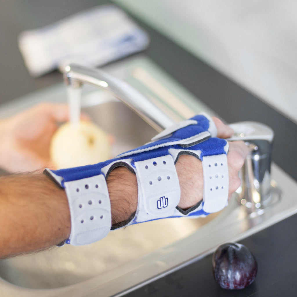 ManuLoc Rhizo Wrist and Thumb Brace | Arthritis Relief - Bauerfeind ...